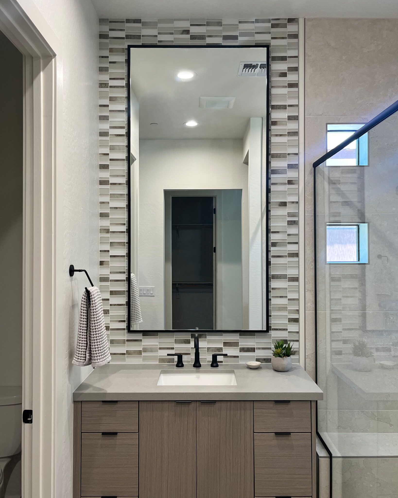 Infinity Black Custom Mirror for your Bathroom, 72x36